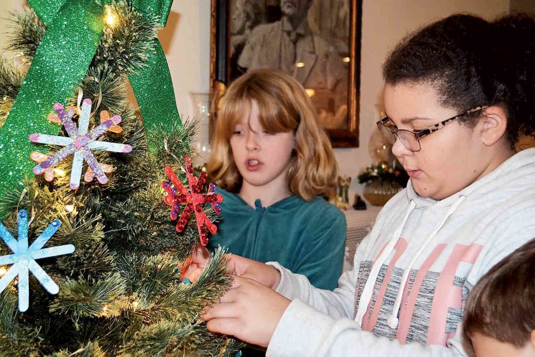 Students provide ornaments for Henry Fearing House open house | News ...